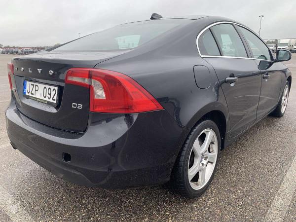 Melns Volvo S60 2012 Viļņa, ar dzinēja tilpumu 1.98 L un nobraukumu 319 tūkst. km par 6500 €, foto 6 vietnē AUTOMOTO.COM.LV