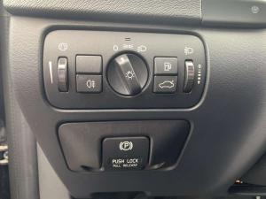 Black Volvo S60 2012 in Vilnius, with an engine capacity of 1.98 L and mileage of 319 thousand km for 6500 €, photo 17 on AUTOMOTO.COM.LV