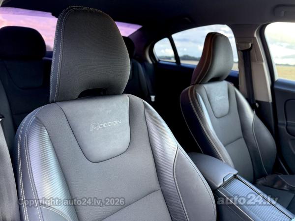 Volvo S60 2012 Tallina vietnÄ Melns Volvo S60 2012 Tallina, ar dzinÄja tilpumu 2.00 L un nobraukumu 227 tÅ«kst. km par 8790 ā¬, foto 10 vietnÄ AUTOMOTO.COM.LV
