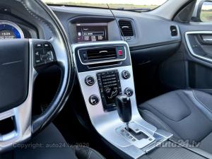 Black Volvo S60 2012 in Tallinn, with an engine capacity of 2.00 L and mileage of 227 thousand km for 8790 €, photo 11 on AUTOMOTO.COM.LV