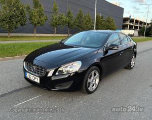 Black Volvo S60 2012 in Tartu, with an engine capacity of 2.00 L and mileage of 243 thousand km for 7990 €, photo 1 on AUTOMOTO.COM.LV