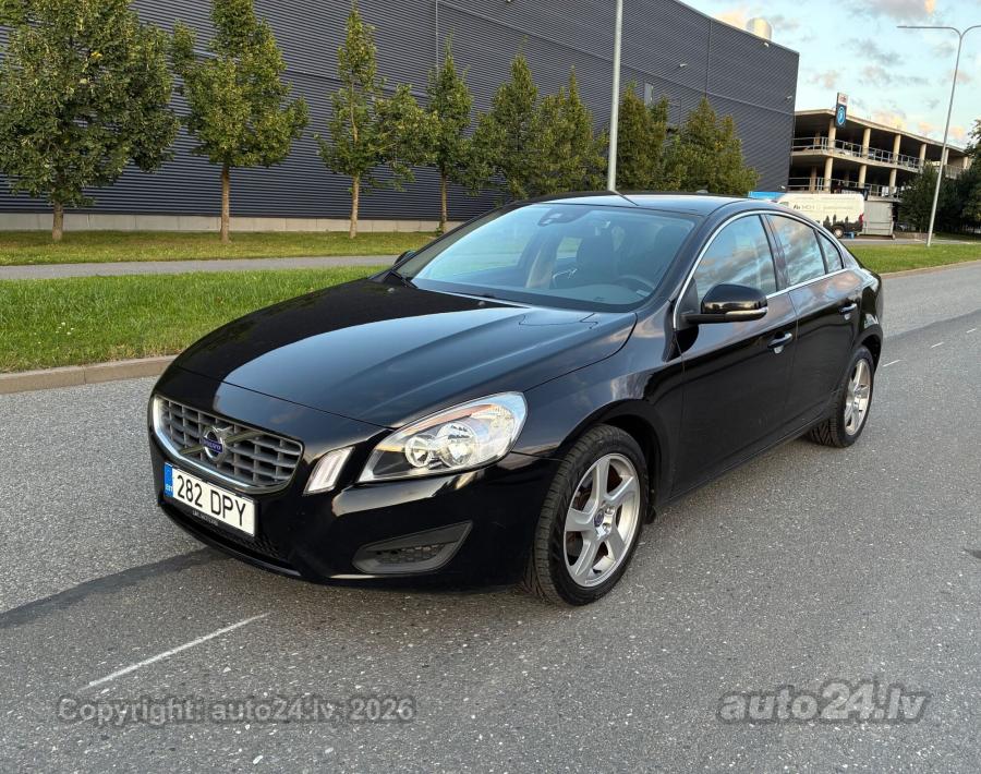 Black Volvo S60 2012 in Tartu, with an engine capacity of 2.00 L and mileage of 243 thousand km for 7990 €, photo 1 on AUTOMOTO.COM.LV