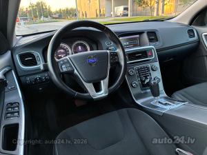 Black Volvo S60 2012 in Tartu, with an engine capacity of 2.00 L and mileage of 243 thousand km for 7990 €, photo 5 on AUTOMOTO.COM.LV