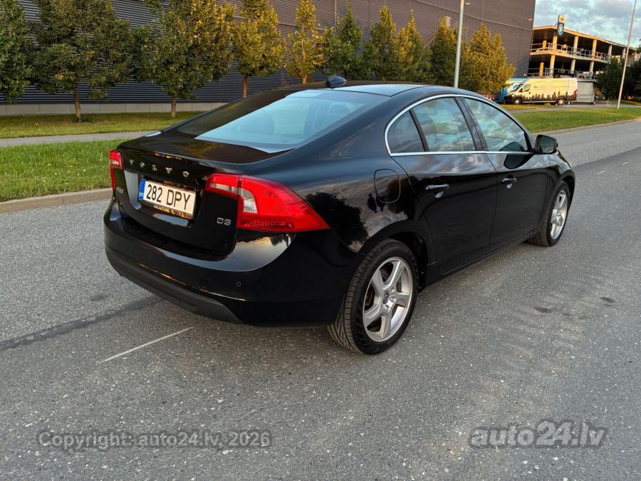 Black Volvo S60 2012 in Tartu, with an engine capacity of 2.00 L and mileage of 243 thousand km for 7990 €, photo 10 on AUTOMOTO.COM.LV