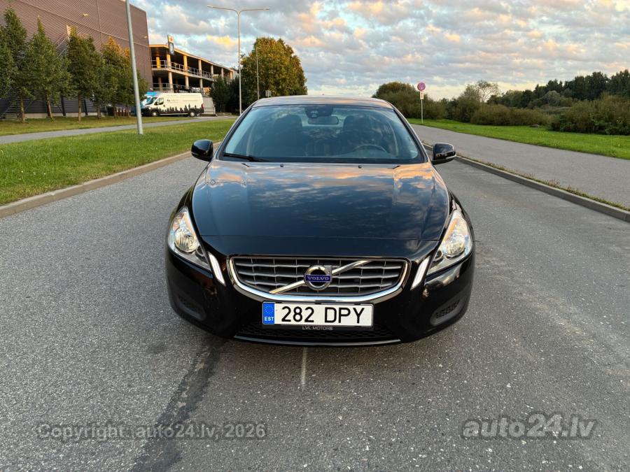 Black Volvo S60 2012 in Tartu, with an engine capacity of 2.00 L and mileage of 243 thousand km for 7990 €, photo 12 on AUTOMOTO.COM.LV