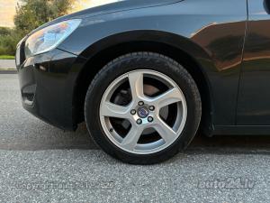 Black Volvo S60 2012 in Tartu, with an engine capacity of 2.00 L and mileage of 243 thousand km for 7990 €, photo 13 on AUTOMOTO.COM.LV