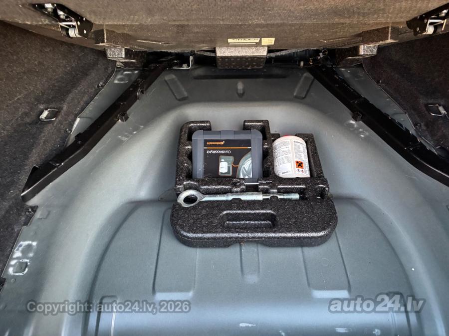 Black Volvo S60 2012 in Tartu, with an engine capacity of 2.00 L and mileage of 243 thousand km for 7990 €, photo 16 on AUTOMOTO.COM.LV
