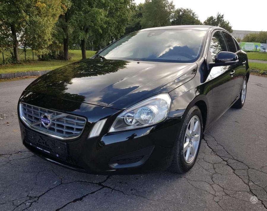 Melns Volvo S60 2012 Šauļi, ar dzinēja tilpumu 1.56 L un nobraukumu 229 tūkst. km par 4800 €, foto 1 vietnē AUTOMOTO.COM.LV