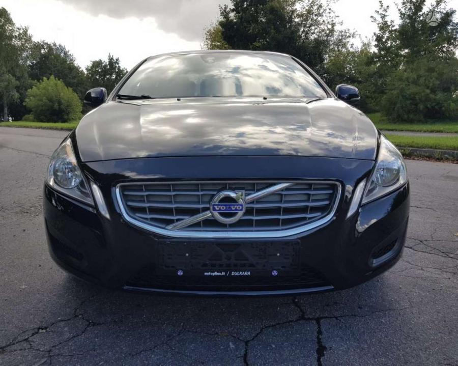 Melns Volvo S60 2012 Šauļi, ar dzinēja tilpumu 1.56 L un nobraukumu 229 tūkst. km par 4800 €, foto 3 vietnē AUTOMOTO.COM.LV