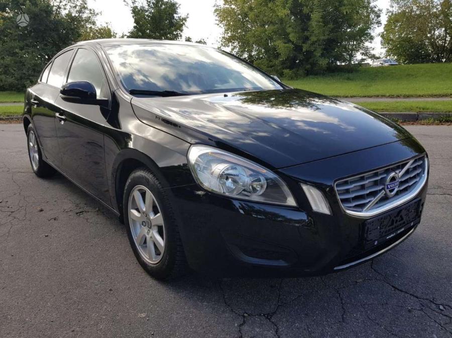 Melns Volvo S60 2012 Šauļi, ar dzinēja tilpumu 1.56 L un nobraukumu 229 tūkst. km par 4800 €, foto 4 vietnē AUTOMOTO.COM.LV