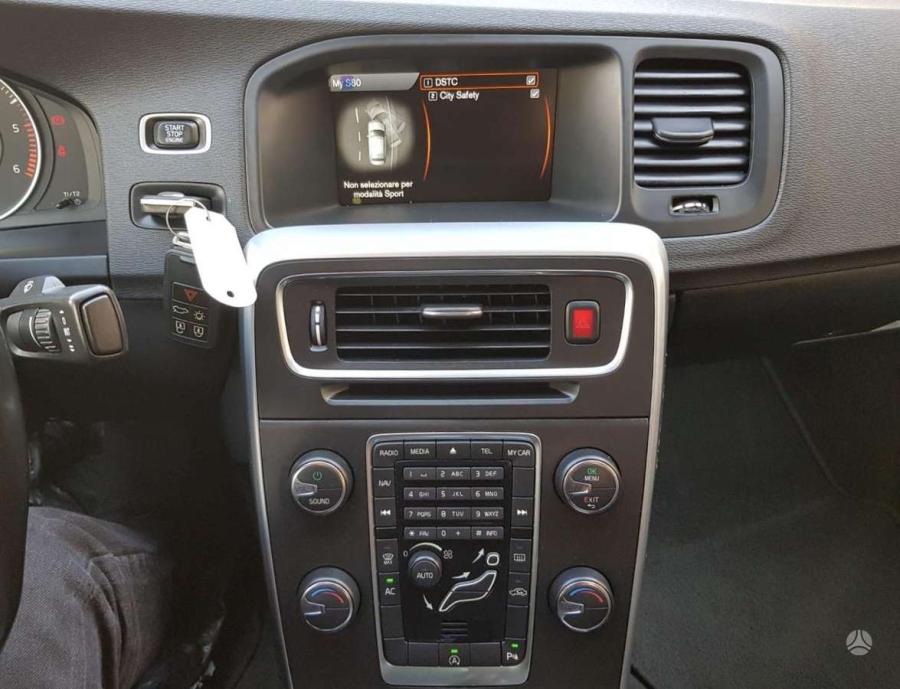 Melns Volvo S60 2012 Šauļi, ar dzinēja tilpumu 1.56 L un nobraukumu 229 tūkst. km par 4800 €, foto 11 vietnē AUTOMOTO.COM.LV