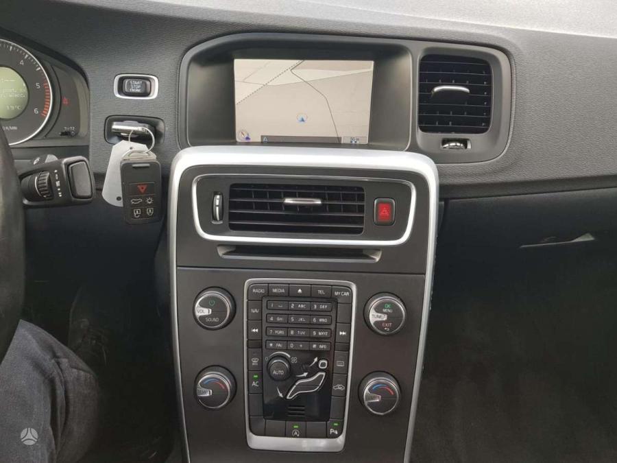 Melns Volvo S60 2012 Šauļi, ar dzinēja tilpumu 1.56 L un nobraukumu 229 tūkst. km par 4800 €, foto 12 vietnē AUTOMOTO.COM.LV