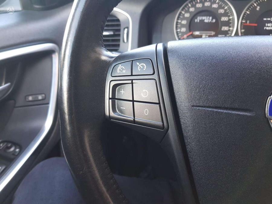 Melns Volvo S60 2012 Šauļi, ar dzinēja tilpumu 1.56 L un nobraukumu 229 tūkst. km par 4800 €, foto 13 vietnē AUTOMOTO.COM.LV