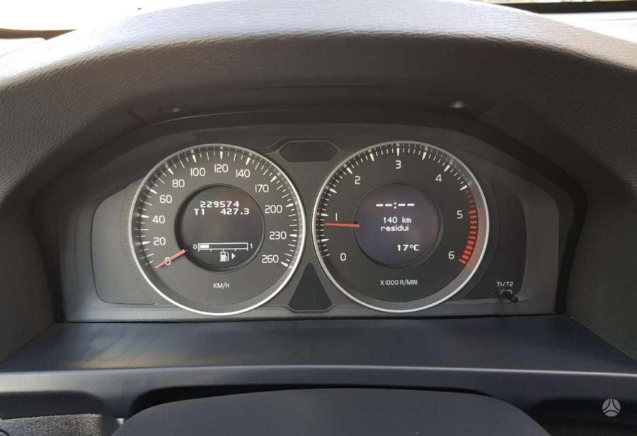Melns Volvo S60 2012 Šauļi, ar dzinēja tilpumu 1.56 L un nobraukumu 229 tūkst. km par 4800 €, foto 15 vietnē AUTOMOTO.COM.LV