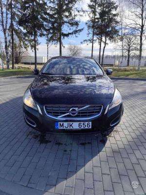 Black Volvo S60 2012 in Vilnius, with an engine capacity of 1.56 L and mileage of 340 thousand km for 4000 €, photo  on AUTOMOTO.COM.LV