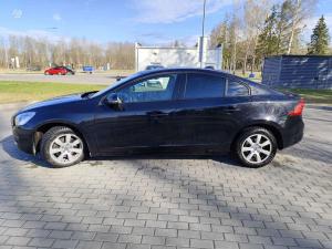 Black Volvo S60 2012 in Vilnius, with an engine capacity of 1.56 L and mileage of 340 thousand km for 4000 €, photo 8 on AUTOMOTO.COM.LV