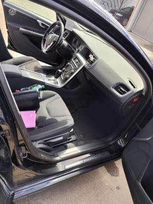 Black Volvo S60 2012 in Vilnius, with an engine capacity of 1.56 L and mileage of 340 thousand km for 4000 €, photo 10 on AUTOMOTO.COM.LV