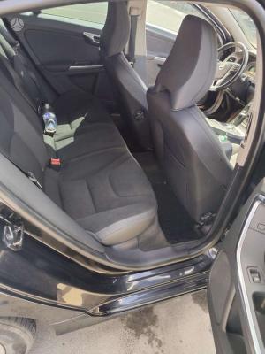 Black Volvo S60 2012 in Vilnius, with an engine capacity of 1.56 L and mileage of 340 thousand km for 4000 €, photo 12 on AUTOMOTO.COM.LV