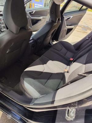 Black Volvo S60 2012 in Vilnius, with an engine capacity of 1.56 L and mileage of 340 thousand km for 4000 €, photo 13 on AUTOMOTO.COM.LV