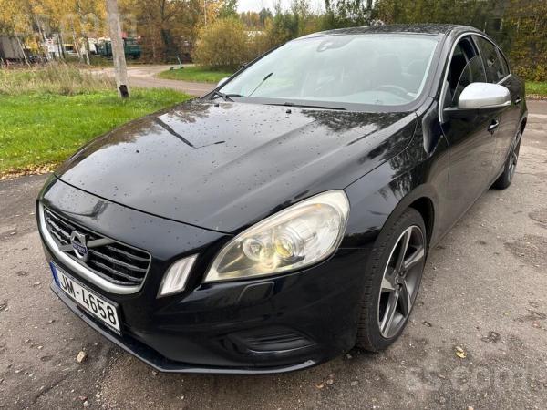 Melns Volvo S60 2012 Rīga, ar dzinēja tilpumu 1.60 L un nobraukumu 286 tūkst. km par 4700 €, foto 5 vietnē AUTOMOTO.COM.LV