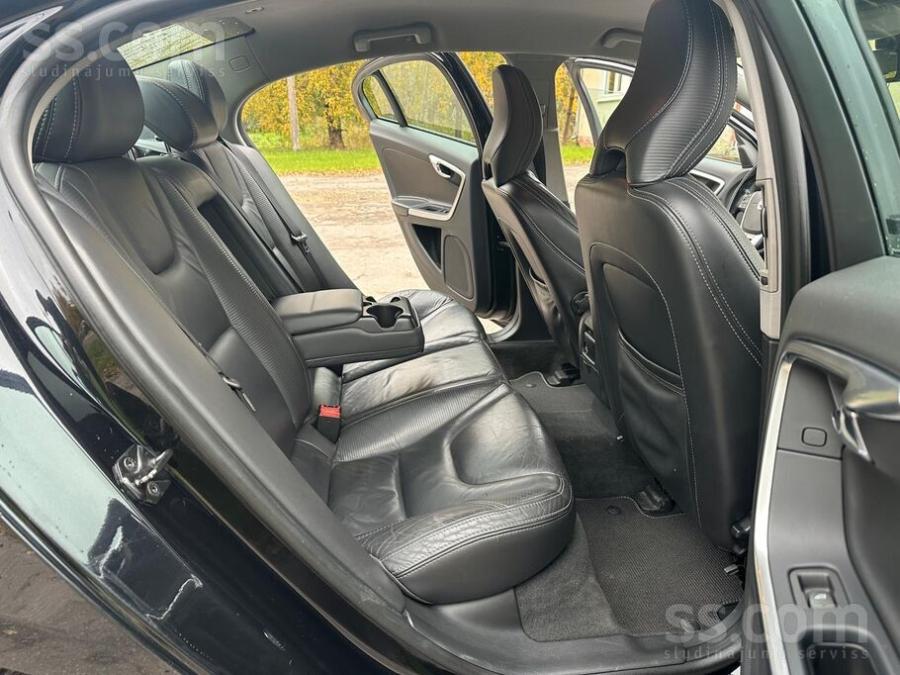 Melns Volvo S60 2012 Rīga, ar dzinēja tilpumu 1.60 L un nobraukumu 286 tūkst. km par 4700 €, foto 8 vietnē AUTOMOTO.COM.LV