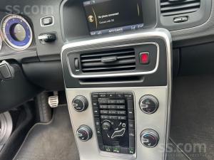 Melns Volvo S60 2012 Rīga, ar dzinēja tilpumu 1.60 L un nobraukumu 286 tūkst. km par 4700 €, foto 14 vietnē AUTOMOTO.COM.LV