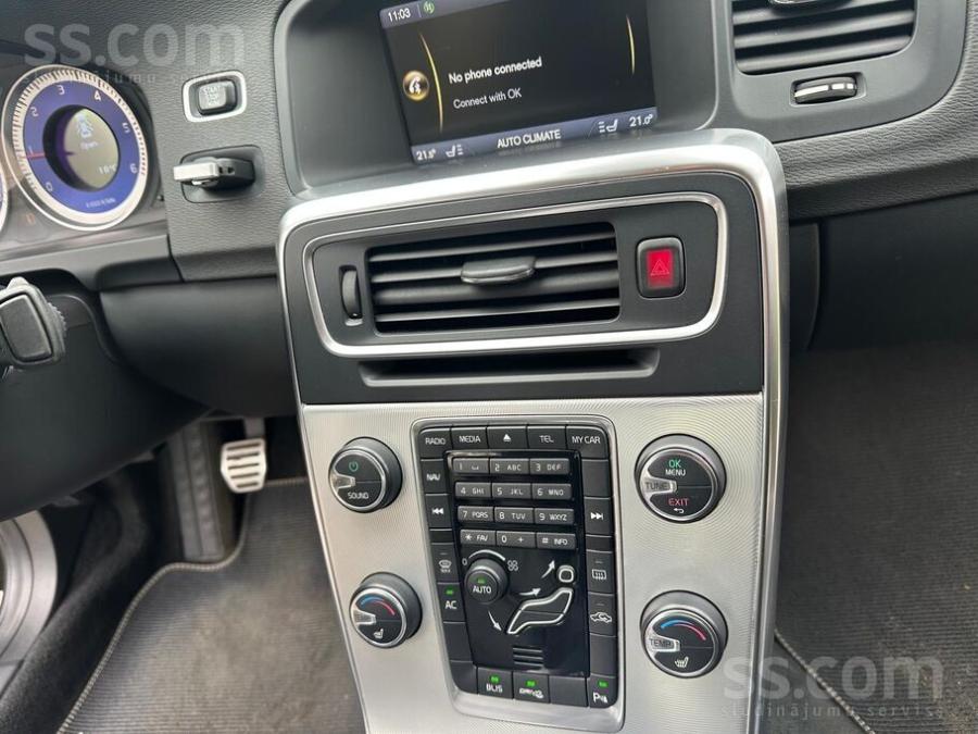 Melns Volvo S60 2012 Rīga, ar dzinēja tilpumu 1.60 L un nobraukumu 286 tūkst. km par 4700 €, foto 14 vietnē AUTOMOTO.COM.LV