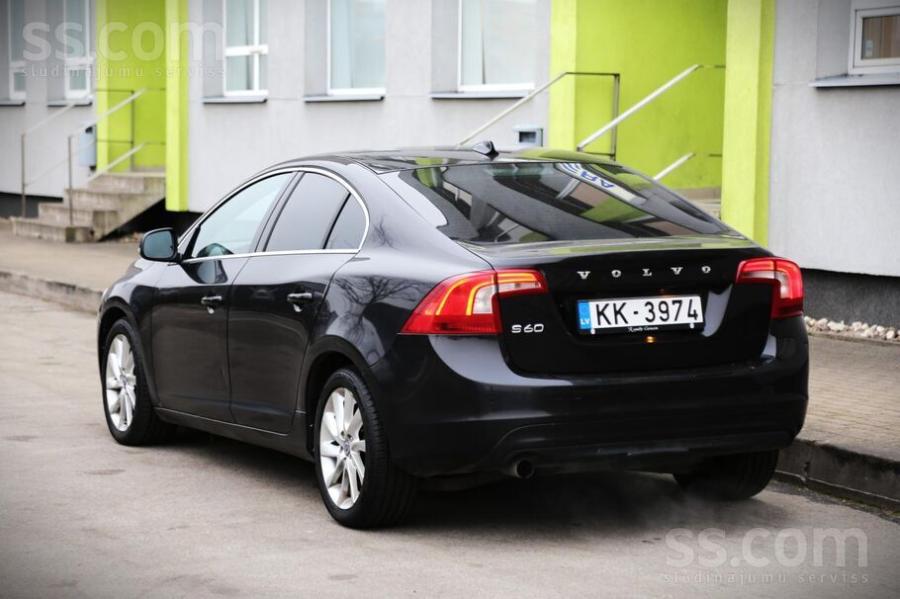 Melns Volvo S60 2013 Rīga, ar dzinēja tilpumu 1.60 L un nobraukumu 0 tūkst. km par 6995 €, foto 5 vietnē AUTOMOTO.COM.LV