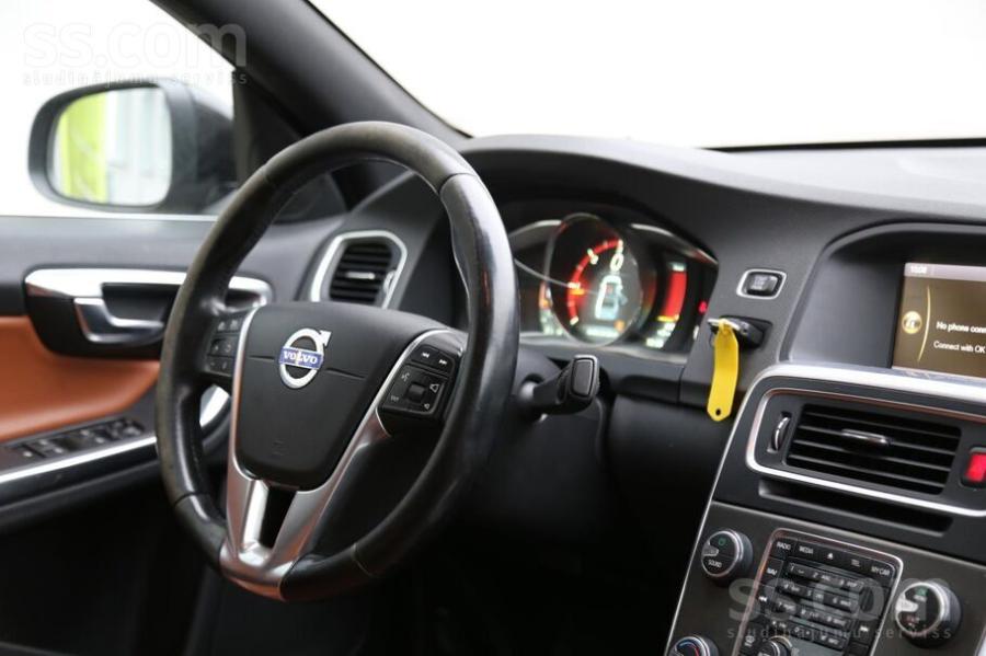 Melns Volvo S60 2013 Rīga, ar dzinēja tilpumu 1.60 L un nobraukumu 0 tūkst. km par 6995 €, foto 13 vietnē AUTOMOTO.COM.LV