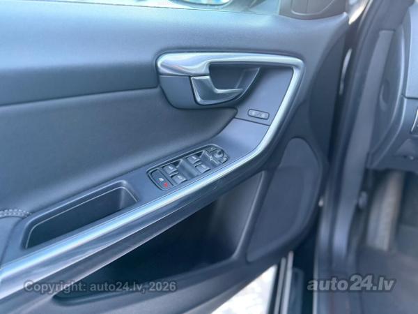 Black Volvo S60 2013 in Voru, with an engine capacity of 1.60 L and mileage of 216 thousand km for 6790 €, photo 11 on AUTOMOTO.COM.LV