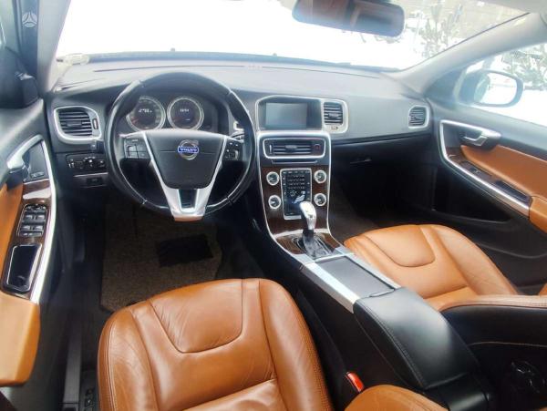 Melns Volvo S60 2013 Šauļi, ar dzinēja tilpumu 2.50 L un nobraukumu 200 tūkst. km par 6600 €, foto 1 vietnē AUTOMOTO.COM.LV