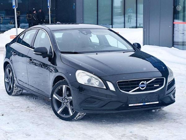 Melns Volvo S60 2013 Šauļi, ar dzinēja tilpumu 2.50 L un nobraukumu 200 tūkst. km par 6600 €, foto 2 vietnē AUTOMOTO.COM.LV
