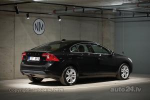 Melns Volvo S60 2013 Tallina, ar dzinēja tilpumu 2.00 L un nobraukumu 243 tūkst. km par 7990 €, foto 3 vietnē AUTOMOTO.COM.LV