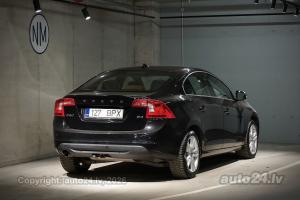 Melns Volvo S60 2013 Tallina, ar dzinēja tilpumu 2.00 L un nobraukumu 243 tūkst. km par 7990 €, foto 5 vietnē AUTOMOTO.COM.LV