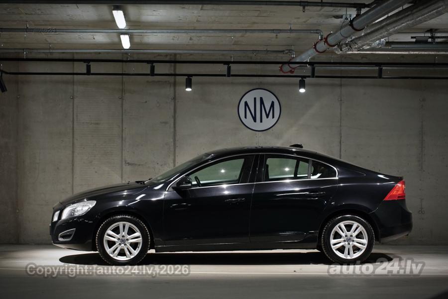 Melns Volvo S60 2013 Tallina, ar dzinēja tilpumu 2.00 L un nobraukumu 243 tūkst. km par 7990 €, foto 6 vietnē AUTOMOTO.COM.LV