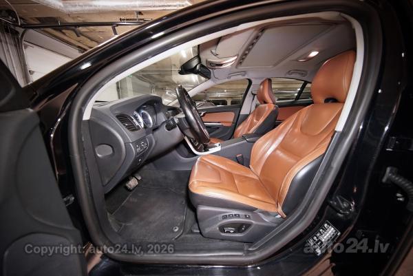Black Volvo S60 2013 in Tallinn, with an engine capacity of 2.00 L and mileage of 243 thousand km for 7990 €, photo 10 on AUTOMOTO.COM.LV