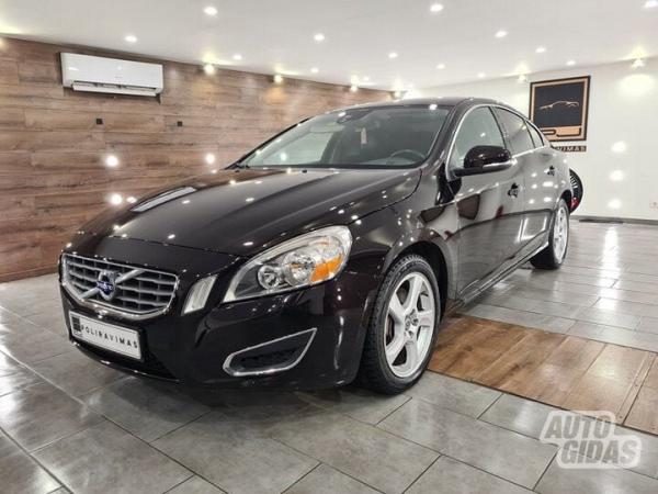 Melns Volvo S60 2013 Palanga, ar dzinēja tilpumu 2.00 L un nobraukumu 89 tūkst. km par 7100 €, foto 2 vietnē AUTOMOTO.COM.LV