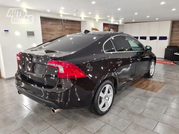 Melns Volvo S60 2013 Palanga, ar dzinēja tilpumu 2.00 L un nobraukumu 89 tūkst. km par 7100 €, foto 3 vietnē AUTOMOTO.COM.LV