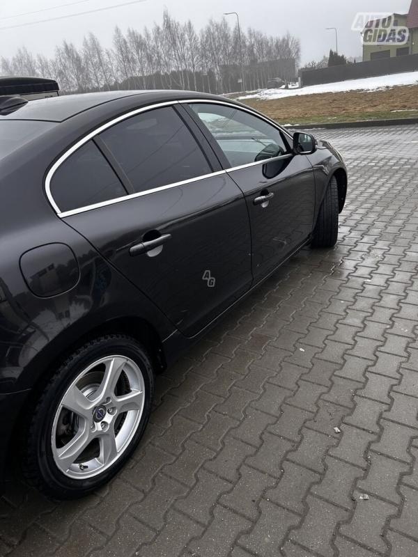 Melns Volvo S60 2013 Palanga, ar dzinēja tilpumu 2.00 L un nobraukumu 89 tūkst. km par 7100 €, foto 8 vietnē AUTOMOTO.COM.LV