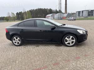 Melns Volvo S60 2013 Valmiera, ar dzinēja tilpumu 2.00 L un nobraukumu 231 tūkst. km par 6200 €, foto 5 vietnē AUTOMOTO.COM.LV