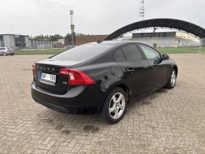 Melns Volvo S60 2013 Valmiera, ar dzinēja tilpumu 2.00 L un nobraukumu 231 tūkst. km par 6200 €, foto 6 vietnē AUTOMOTO.COM.LV