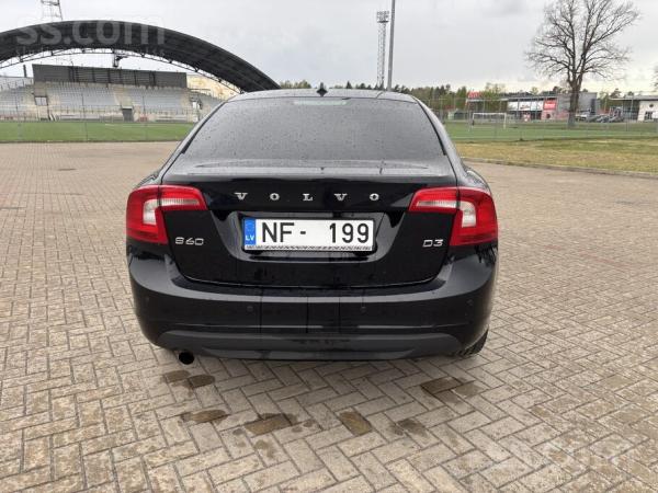 Melns Volvo S60 2013 Valmiera, ar dzinēja tilpumu 2.00 L un nobraukumu 231 tūkst. km par 6200 €, foto 6 vietnē AUTOMOTO.COM.LV