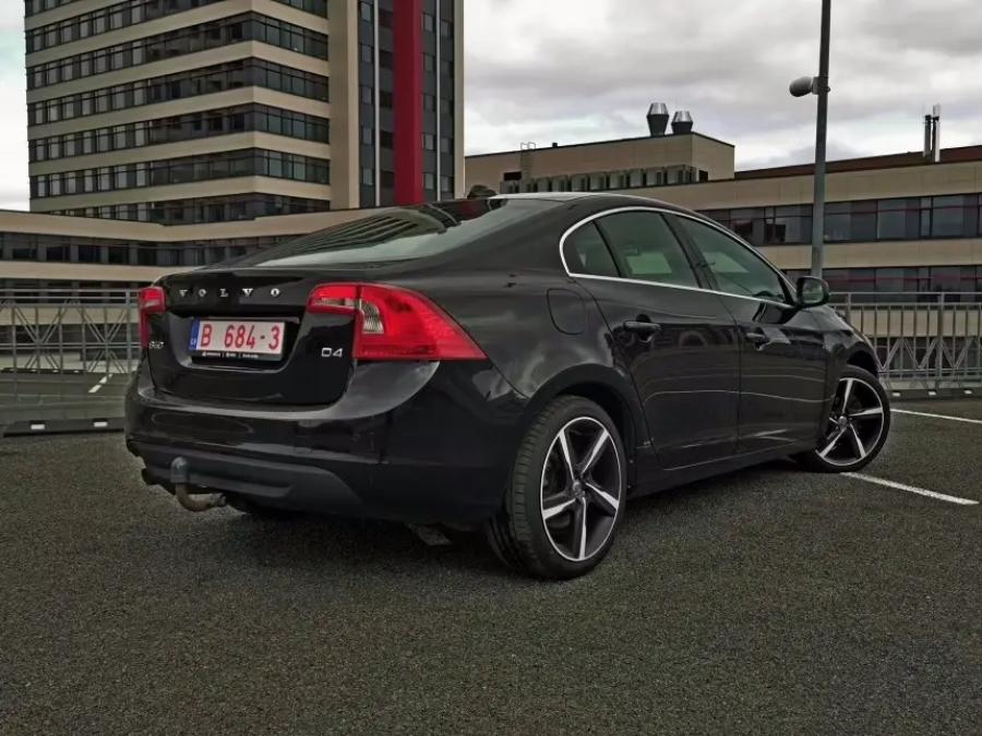 Black Volvo S60 2013 in Riga, with an engine capacity of 2.00 L and mileage of 194 thousand km for 8190 €, photo 7 on AUTOMOTO.COM.LV