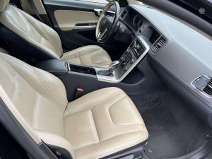Black Volvo S60 2013 in Kaunas, with an engine capacity of 1.98 L and mileage of 146 thousand km for 6800 €, photo 8 on AUTOMOTO.COM.LV