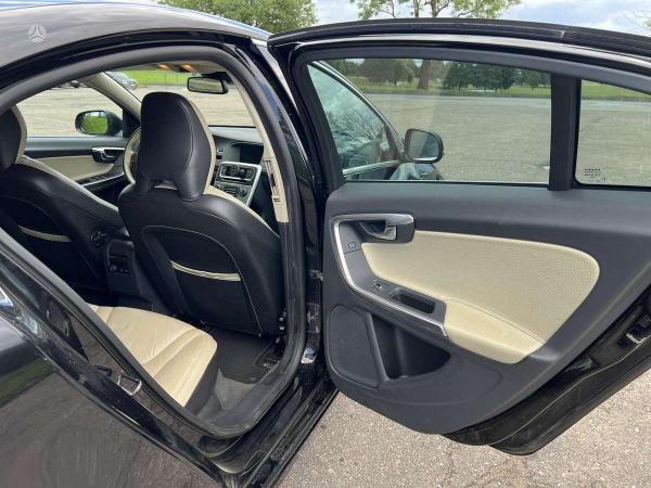 Black Volvo S60 2013 in Kaunas, with an engine capacity of 1.98 L and mileage of 146 thousand km for 6800 €, photo 9 on AUTOMOTO.COM.LV