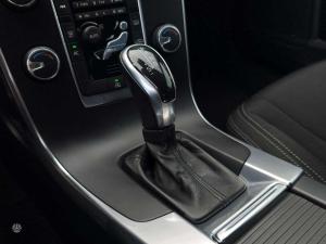 Melns Volvo S60 2013 Viļņa, ar dzinēja tilpumu 2.00 L un nobraukumu 313 tūkst. km par 6899 €, foto 16 vietnē AUTOMOTO.COM.LV