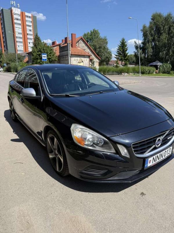 Melns Volvo S60 2013 Klaipėda, ar dzinēja tilpumu 2.95 L un nobraukumu 206 tūkst. km par 7200 €, foto 6 vietnē AUTOMOTO.COM.LV