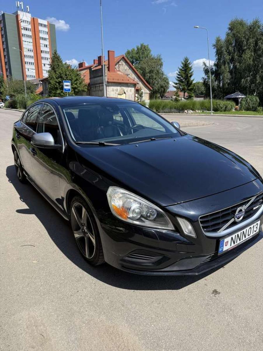 Melns Volvo S60 2013 Klaipėda, ar dzinēja tilpumu 2.95 L un nobraukumu 206 tūkst. km par 7200 €, foto 7 vietnē AUTOMOTO.COM.LV