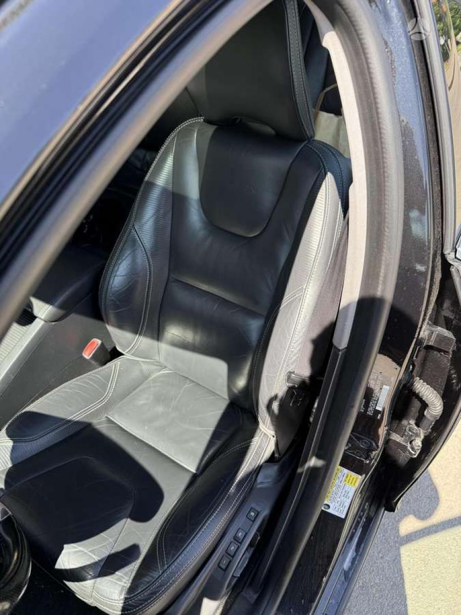 Melns Volvo S60 2013 Klaipėda, ar dzinēja tilpumu 2.95 L un nobraukumu 206 tūkst. km par 7200 €, foto 10 vietnē AUTOMOTO.COM.LV