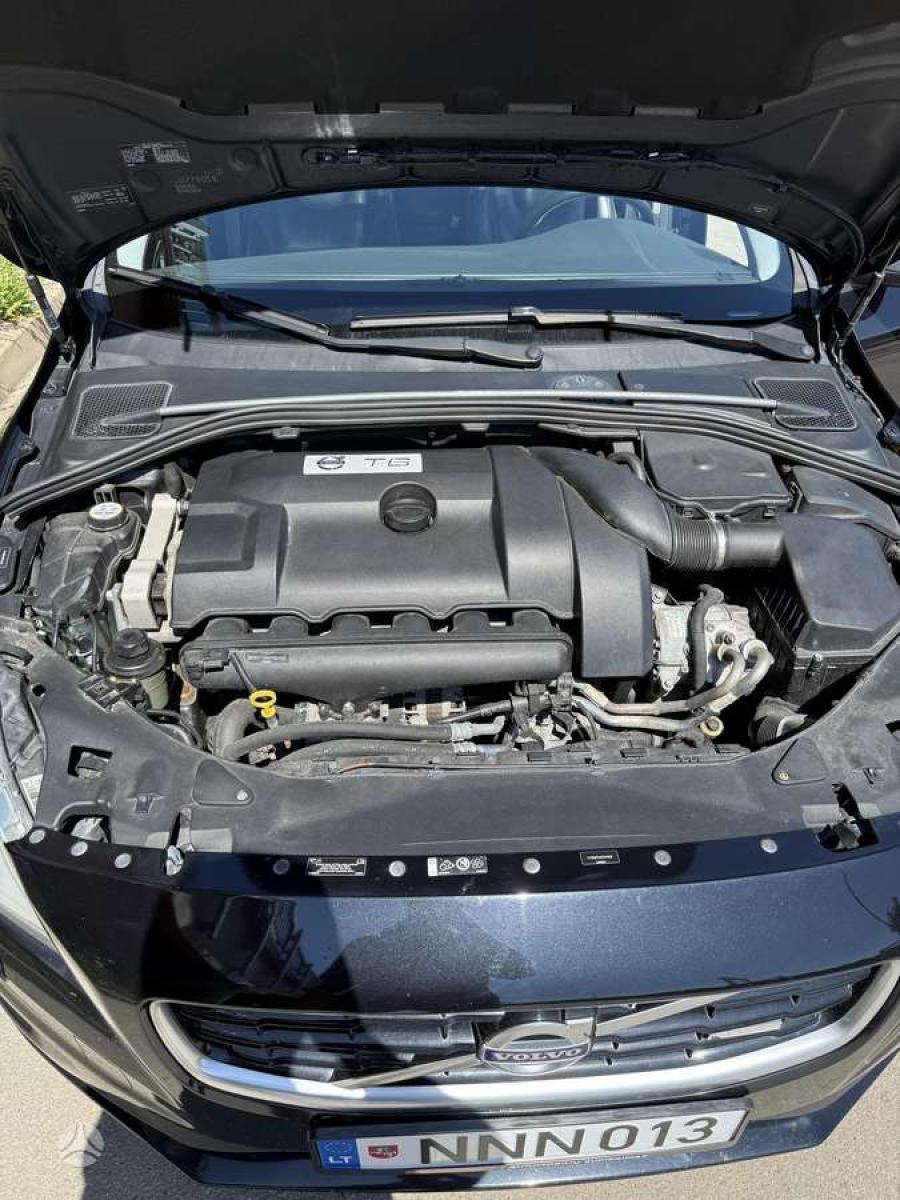 Melns Volvo S60 2013 Klaipėda, ar dzinēja tilpumu 2.95 L un nobraukumu 206 tūkst. km par 7200 €, foto 12 vietnē AUTOMOTO.COM.LV